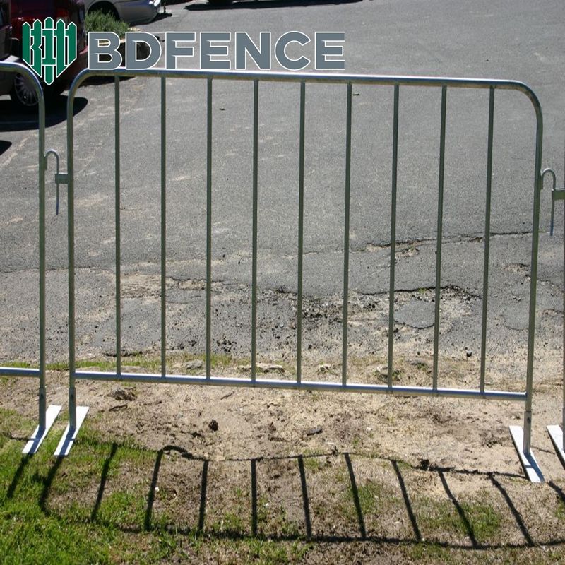 Temporary Road Safety Traffic Metal Pedestrian Barriers With Inner Tube ...