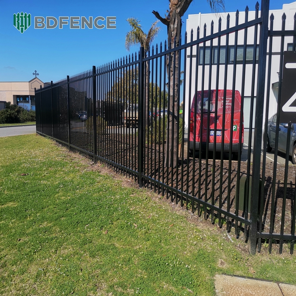 Sleek Tubular Steel Fence Enhances Curb Appeal