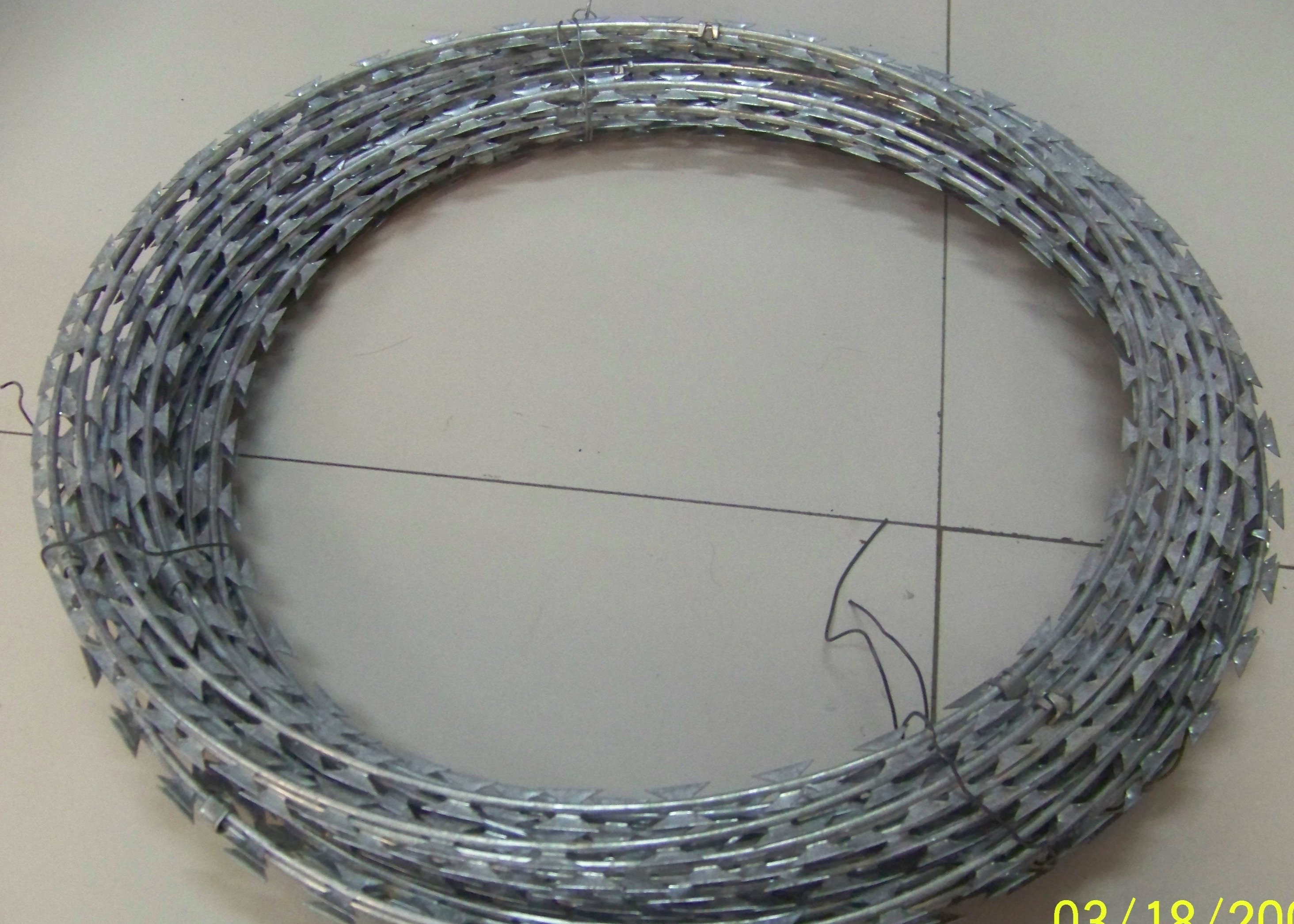 Concertina Bto-22 Type 2.5mm Razor Barbed Wire